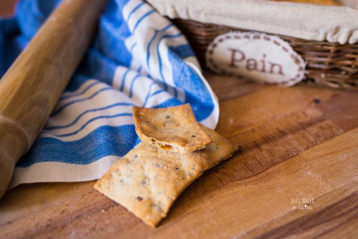 Ricetta Crackers croccanti con semi | Ricetta ed ingredienti dei ...