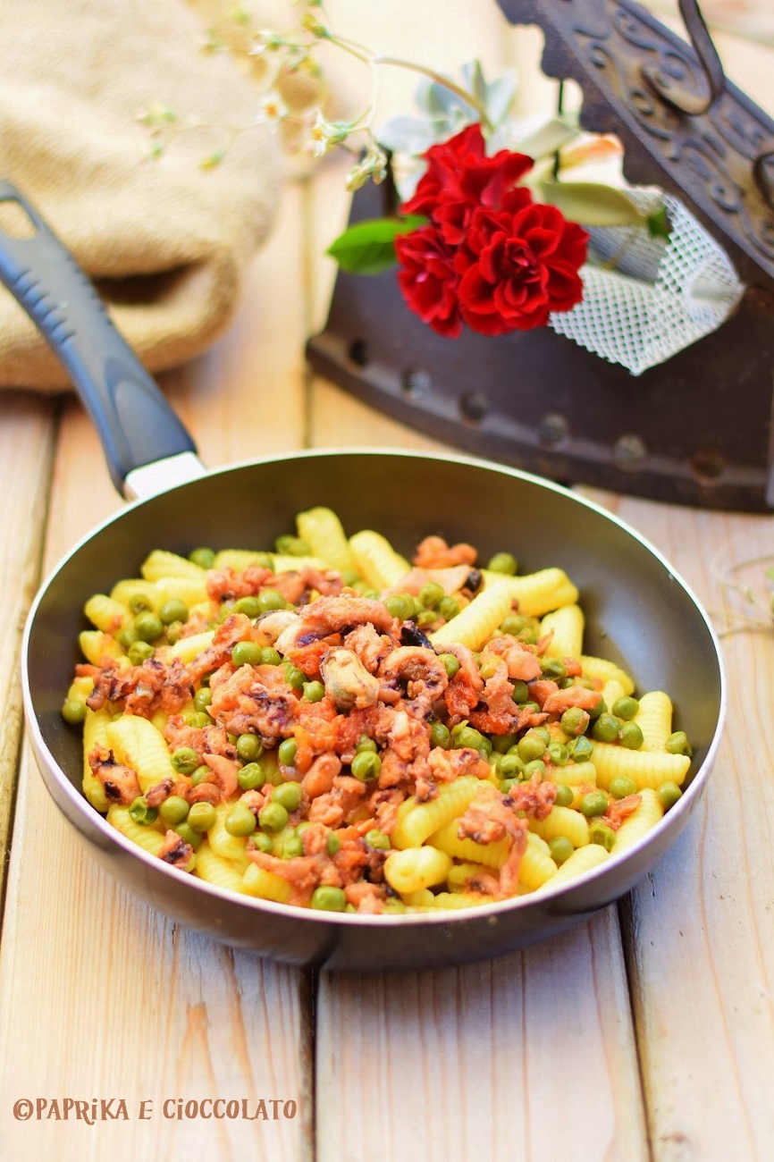 Gnocchetti di semola con calamari e piselli | Ricetta ed ingredienti ...