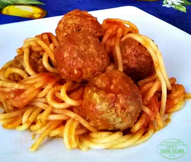 Spaghetti con Polpette o Spaghetti with Meatballs | Ricetta ed ...