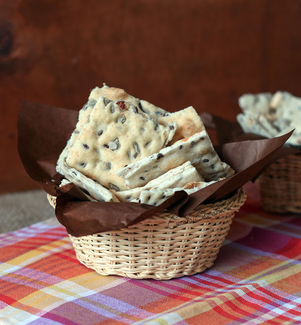 Crackers with seeds and beer – Galletas con semillas | Ricetta ed ...