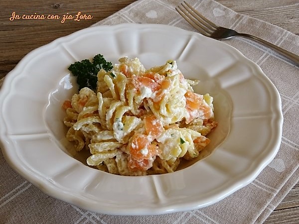 Come fare la pasta al salmone affumicato e ricotta | Ricetta ed ...