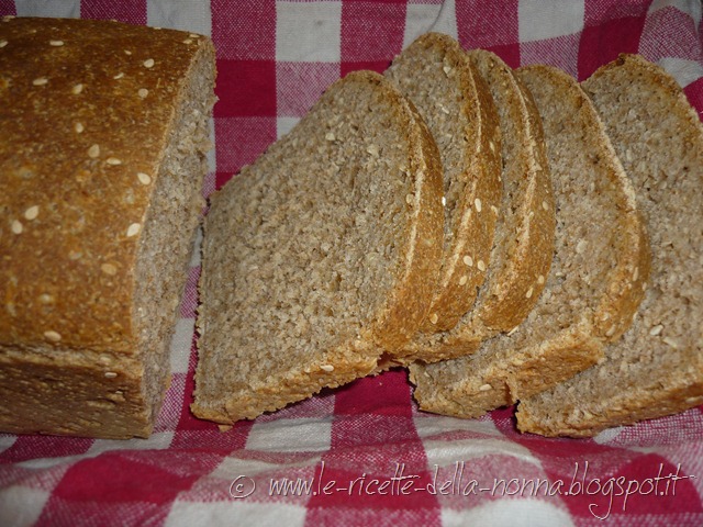 Pane integrale con pasta madre ai semi di sesamo | Ricetta ed ...